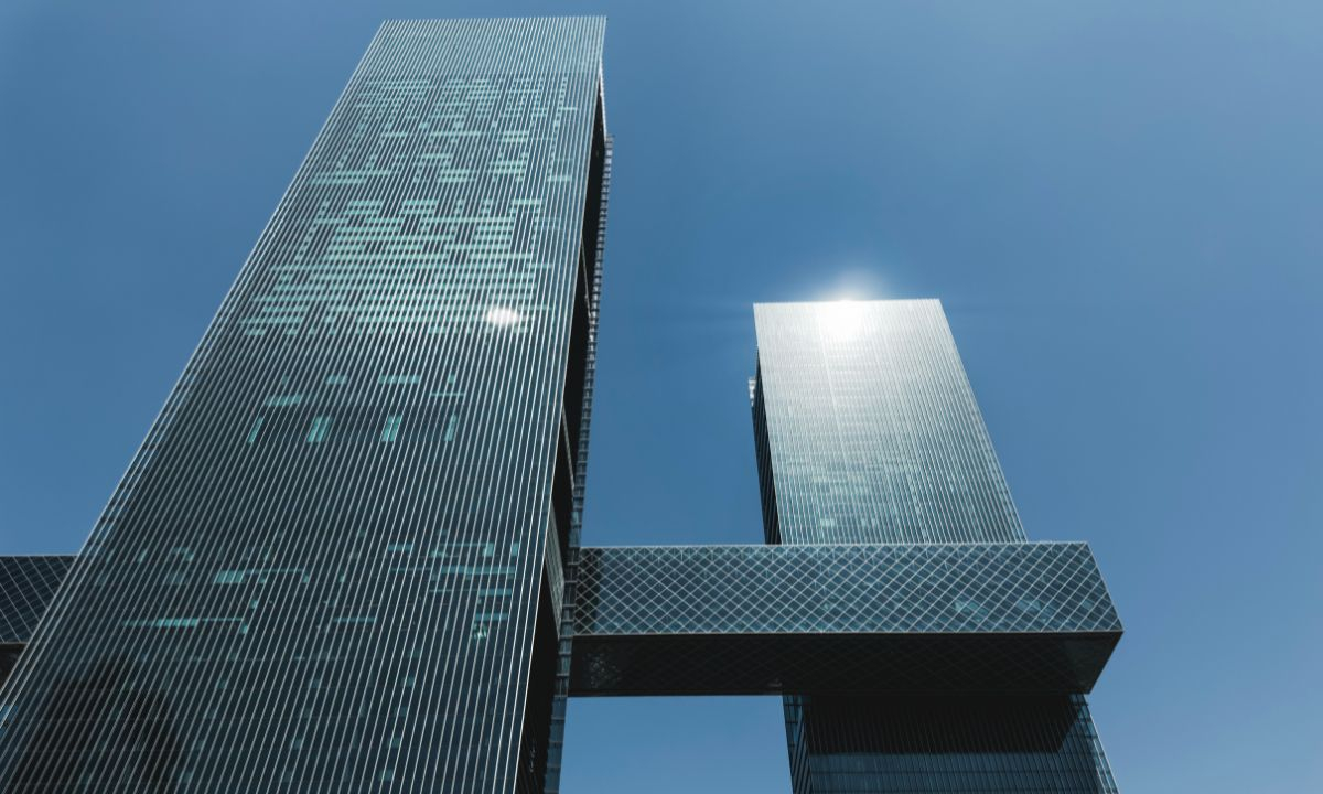 One&Only One Za'abeel, bespoke Bohemian crystal lighting, Signature ...